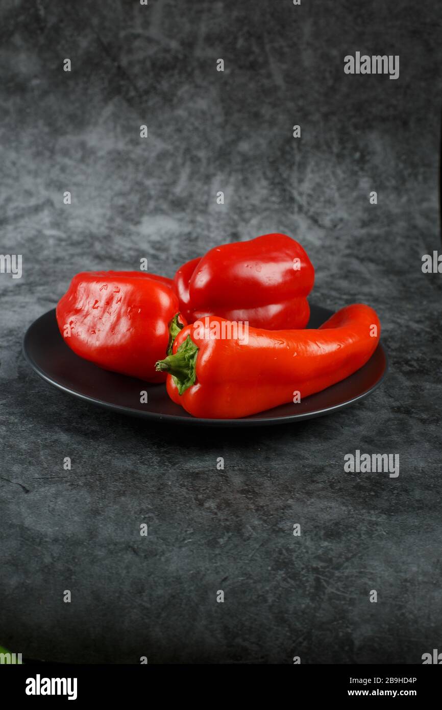 Red fresh bell peppers hi-res stock photography and images - Alamy
