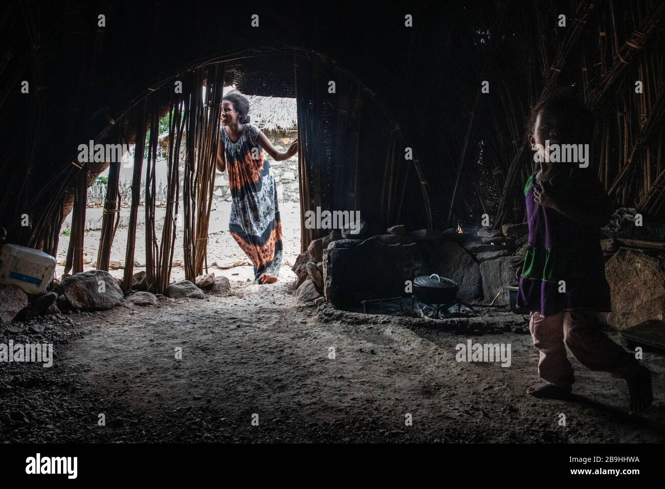 African village hut silhouette hi-res stock photography and images - Alamy