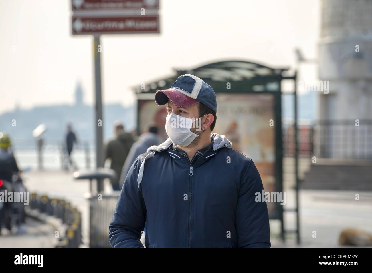 Bus stop istanbul hi-res stock photography and images - Alamy