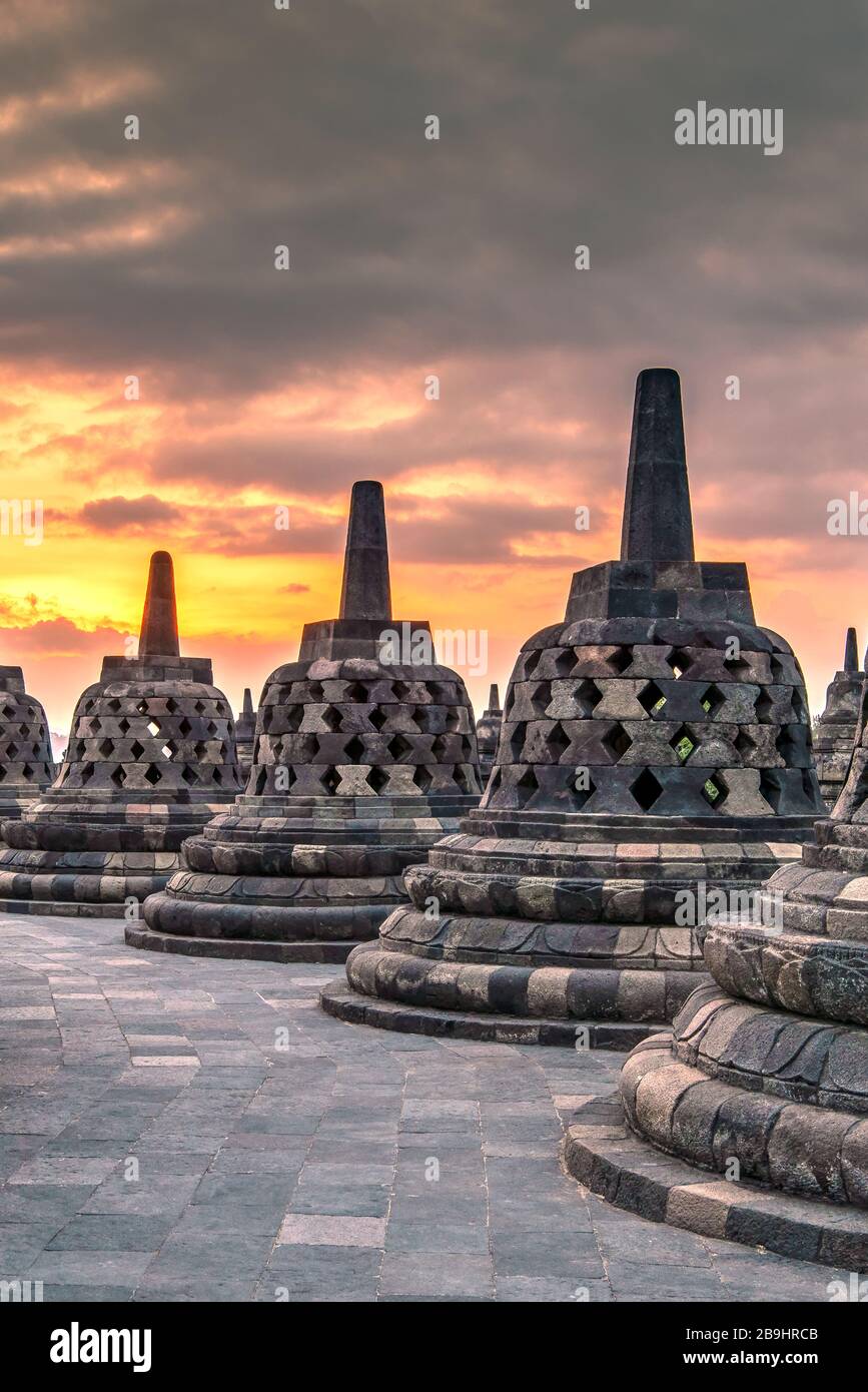 Buddhist landmark stupa hi-res stock photography and images - Alamy