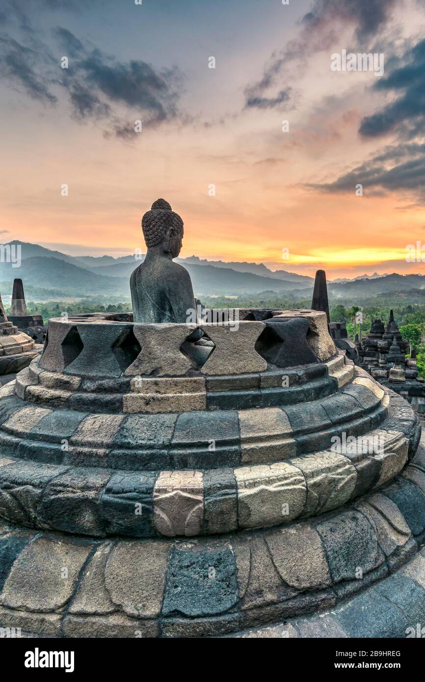Buddha statue, Candi Borobudur buddhist temple, Muntilan, Java ...