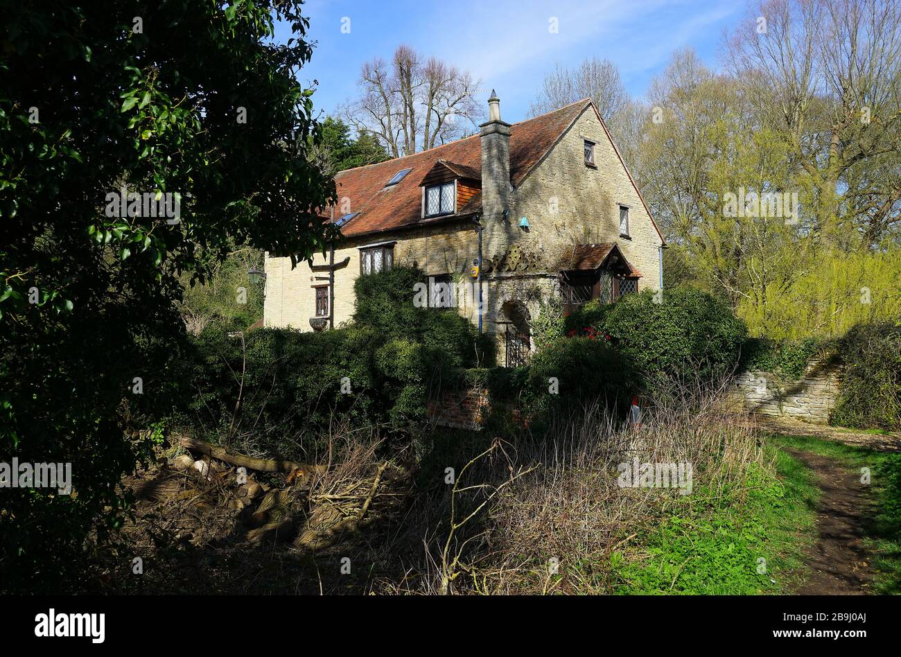 Watermill england village hi-res stock photography and images - Alamy
