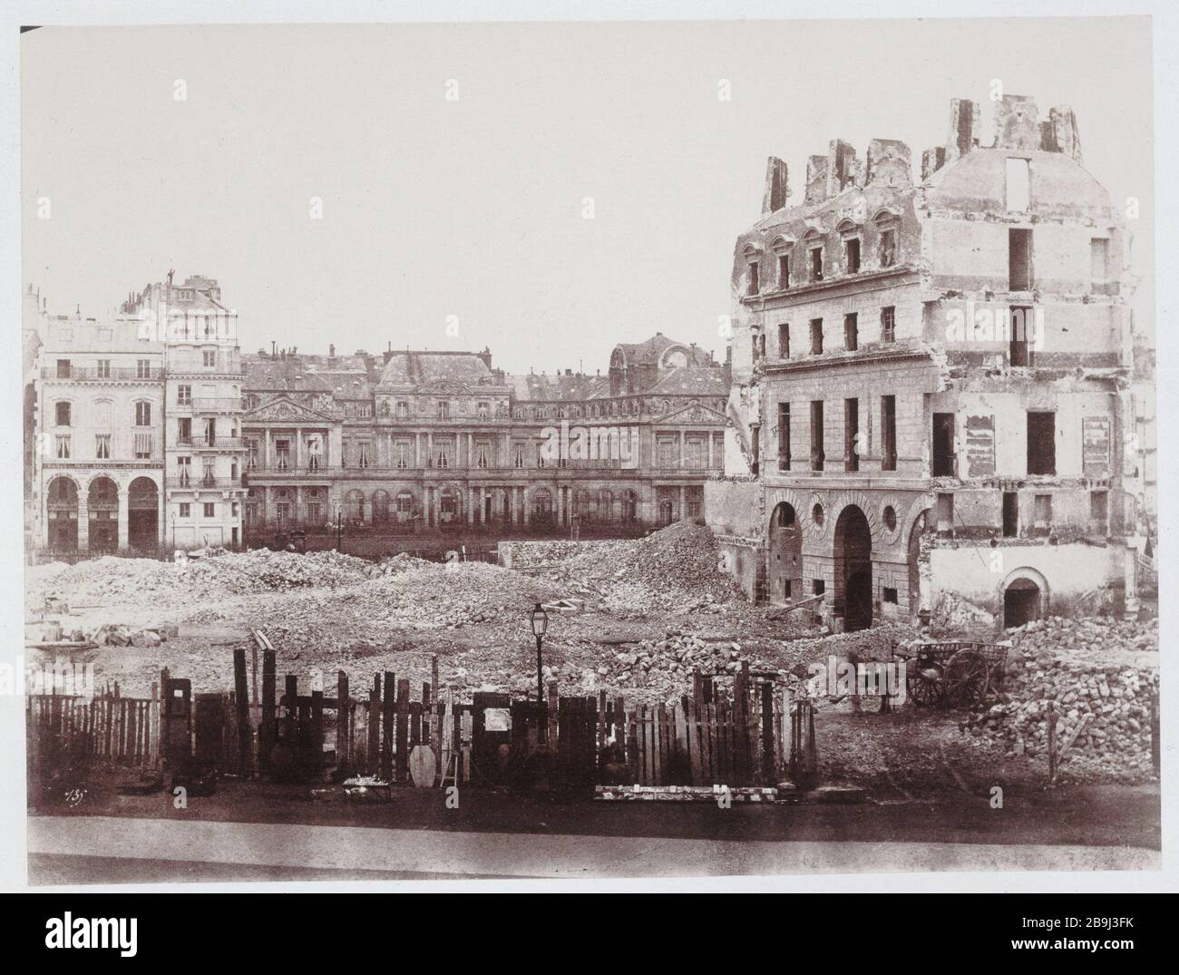 PALACE ROYAL Palais-Royal. Paris (Ier arr.), vers 1850. Calotype ...