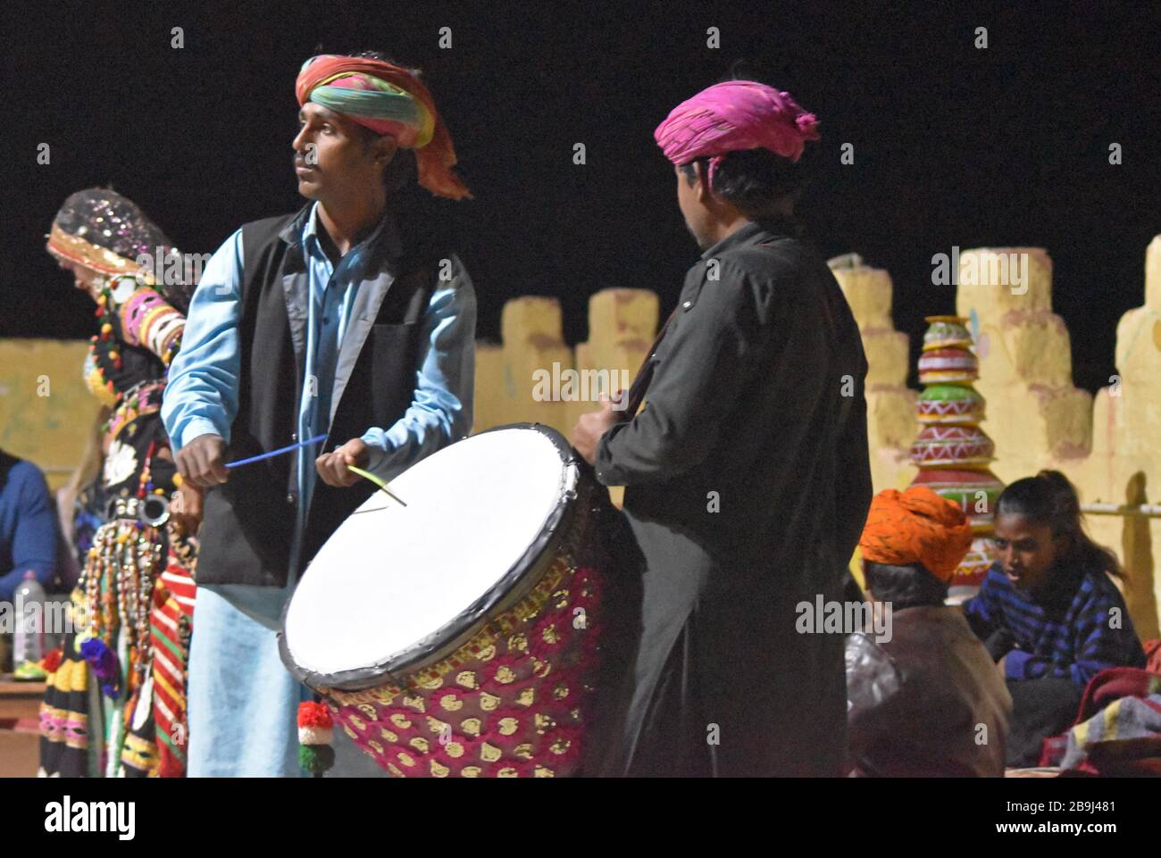Desert dance rajasthan hi-res stock photography and images - Alamy