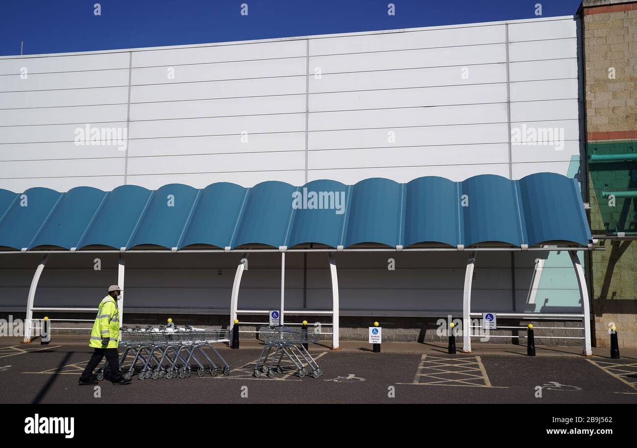 Car park kew retail park hi-res stock photography and images - Alamy Car park kew retail park hi-res stock photography and images - Alamy