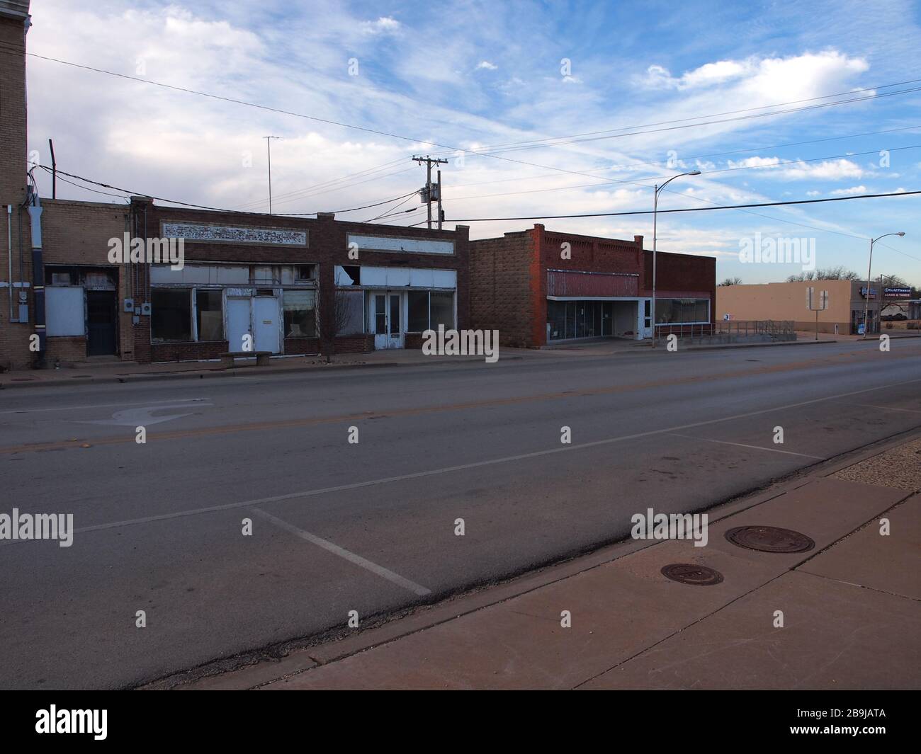Abandoned storefronts on US 180 in Snyder, Texas Stock Photo - Alamy