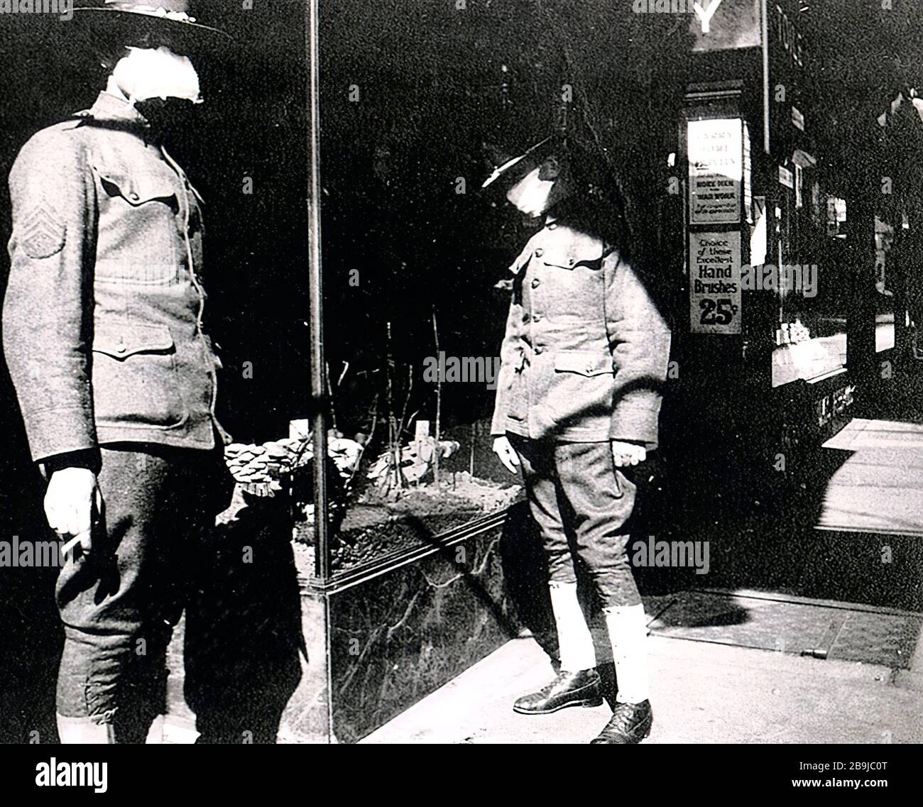 Soldiers from Camp Gordon, Georgia, passing through Cincinnati wearing ...
