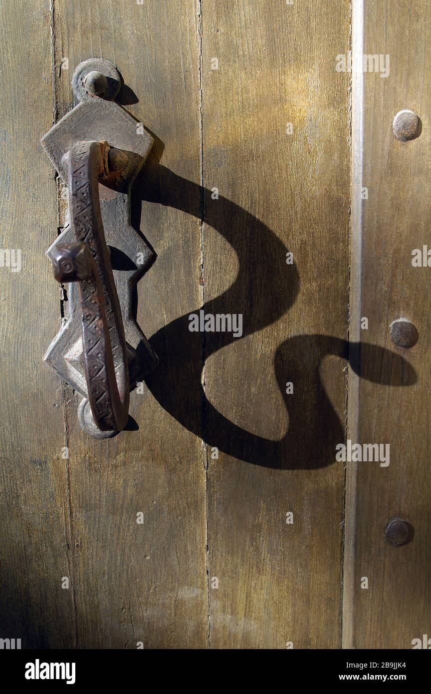 Door shaped like key hole hi-res stock photography and images - Alamy