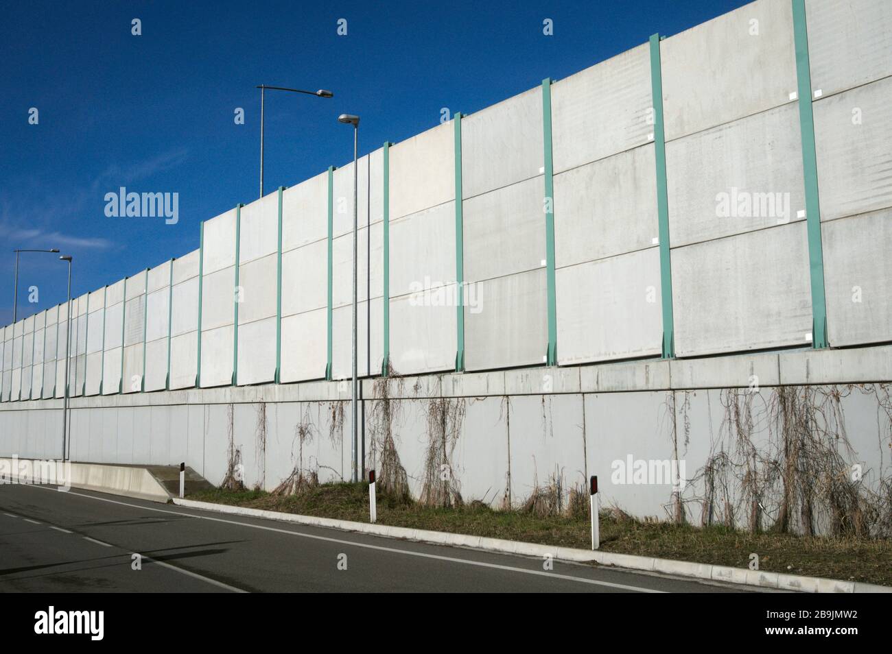 Sound barrier hi-res stock photography and images - Alamy