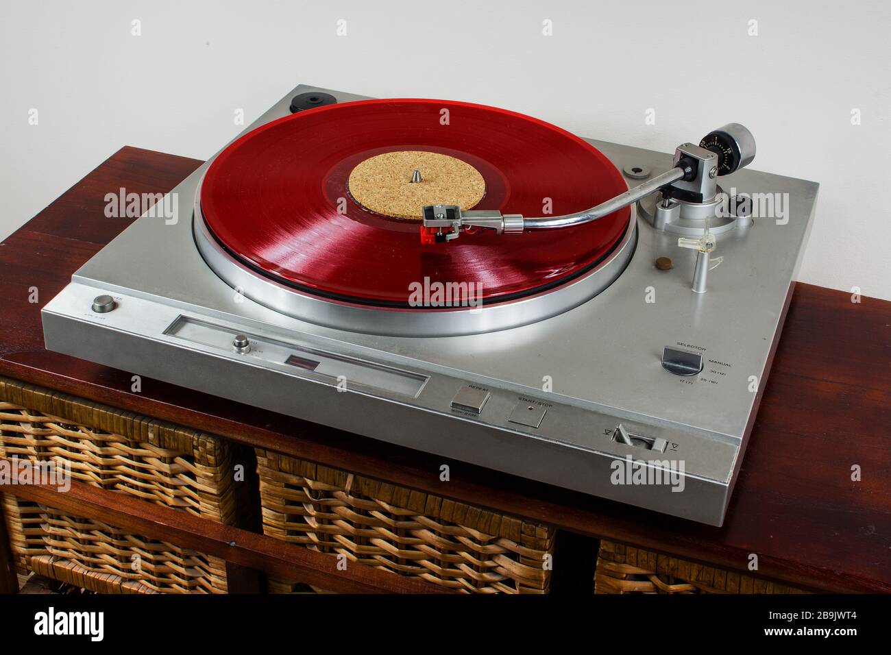 Record on turntable hi-res stock photography and images - Alamy