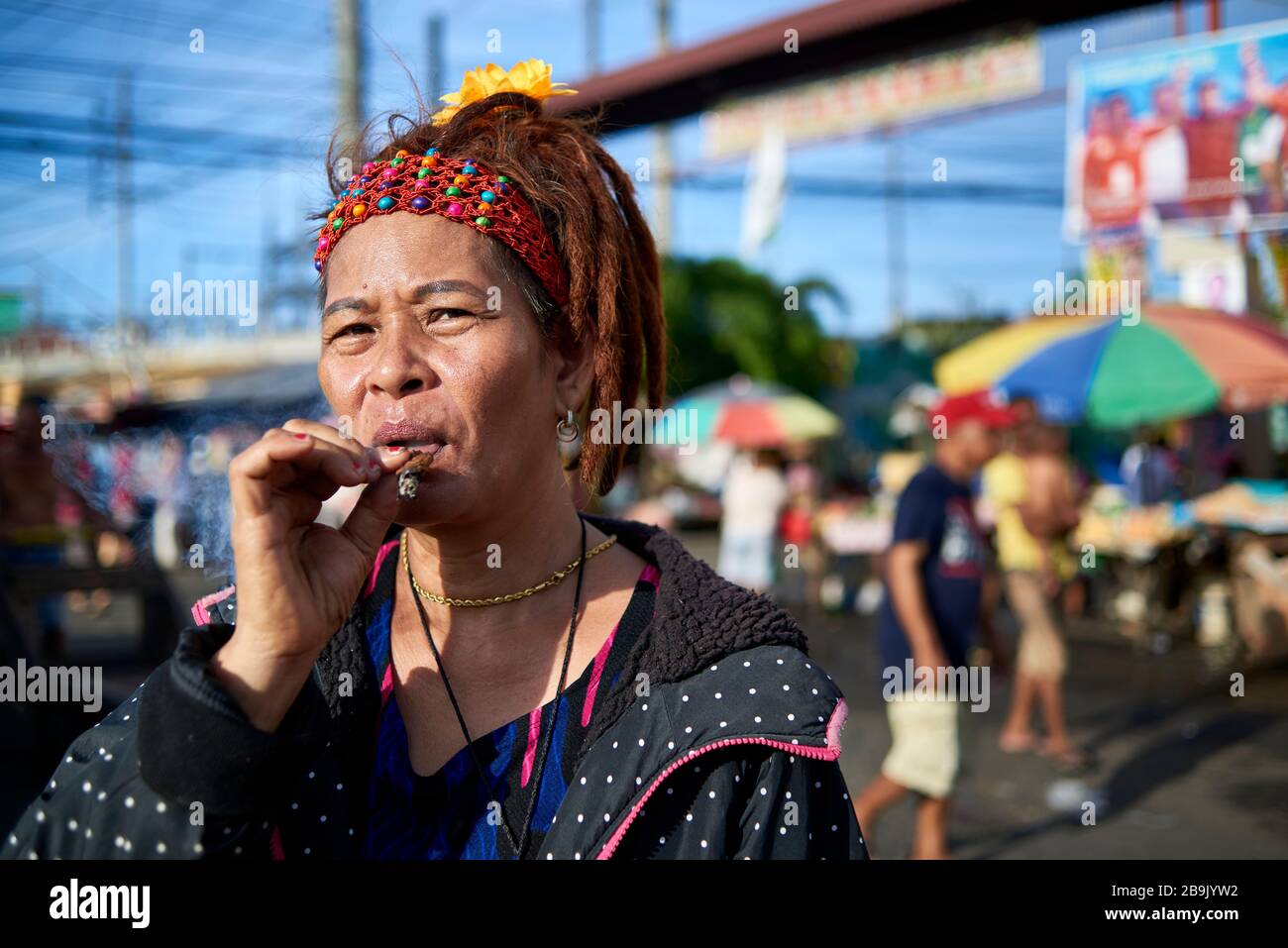 Philippines cigarette smoking hi-res stock photography and images - Alamy