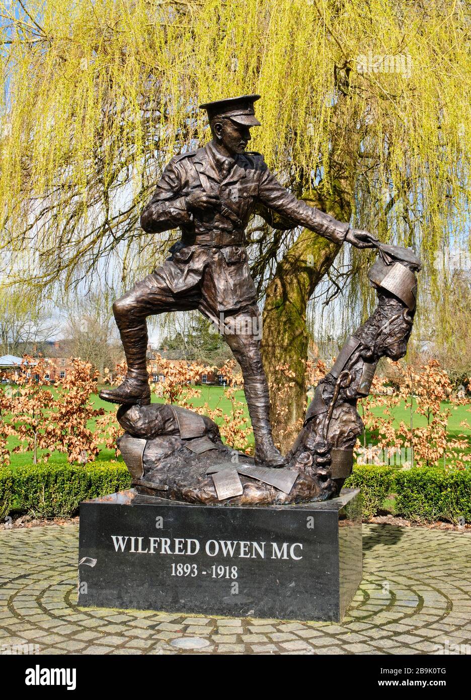 Statue to Wilfred Owen, Cae Glas Park, Oswestry, Shropshire Stock Photo - Alamy