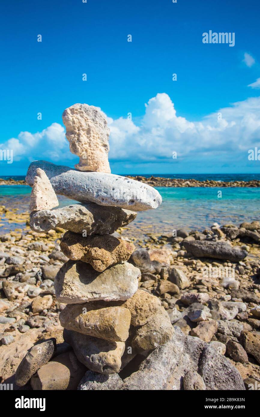 Aruba coastline ocean rocks sea hi-res stock photography and images - Alamy