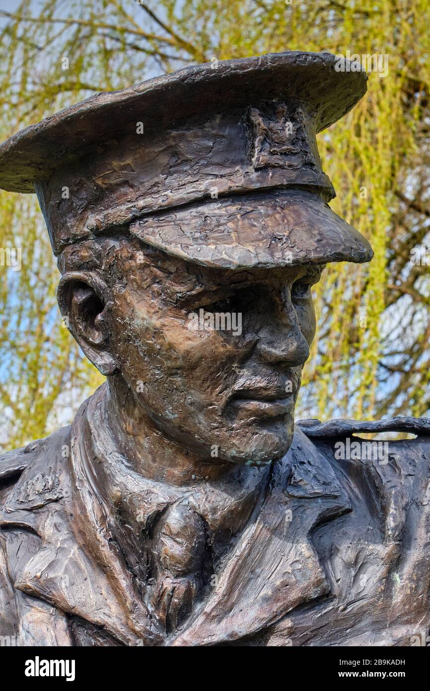 Wilfred owen poet hi-res stock photography and images - Alamy