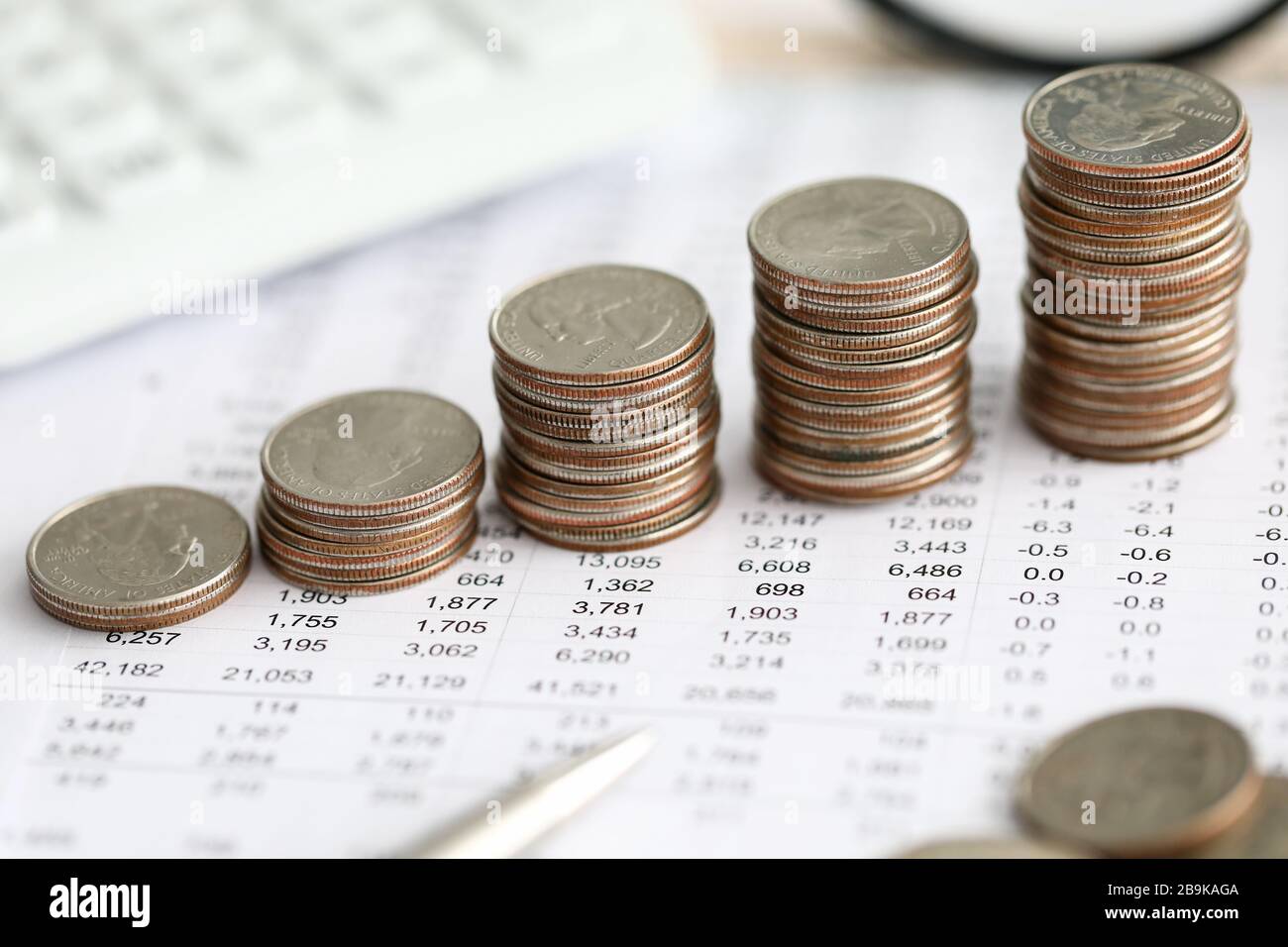 Row silver coins standing hi-res stock photography and images - Alamy