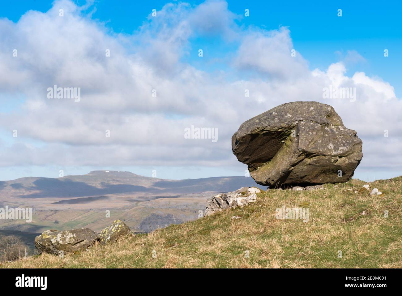 Erratic boulder at Winskill Stock Photo - Alamy
