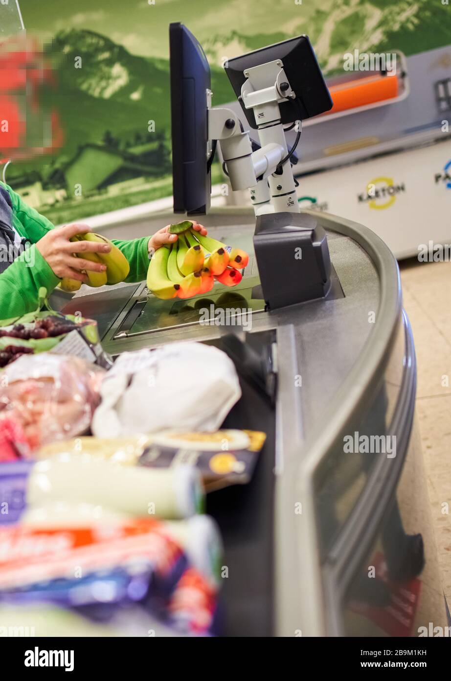 Kasse leer hi-res stock photography and images - Alamy