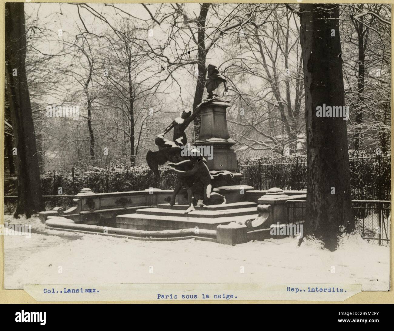 Paris under snow Guerre 1914-1918. Paris sous la neige.Paris, 1914-1918 ...