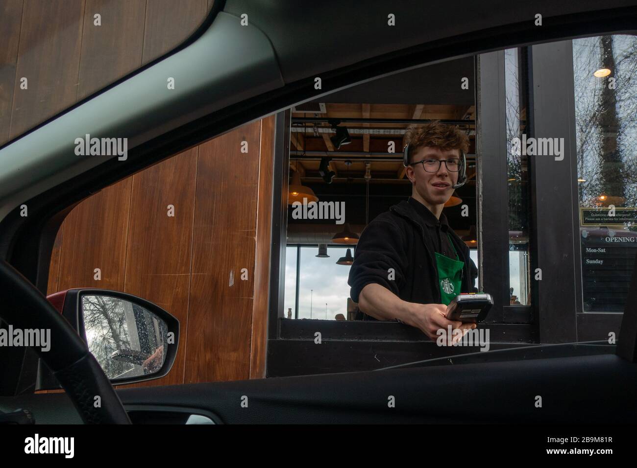 Starbucks card hi-res stock photography and images - Alamy