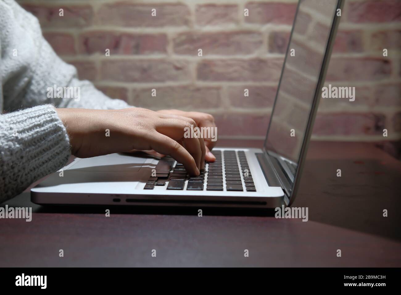 Close up businesswoman hand typing hi-res stock photography and images ...