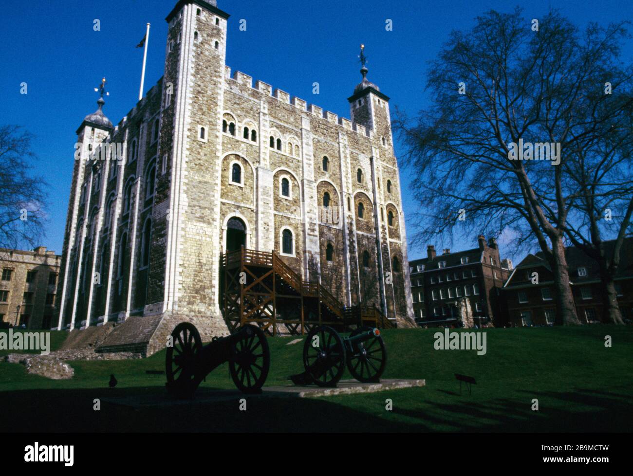 The tower of london white tower hi-res stock photography and images - Alamy