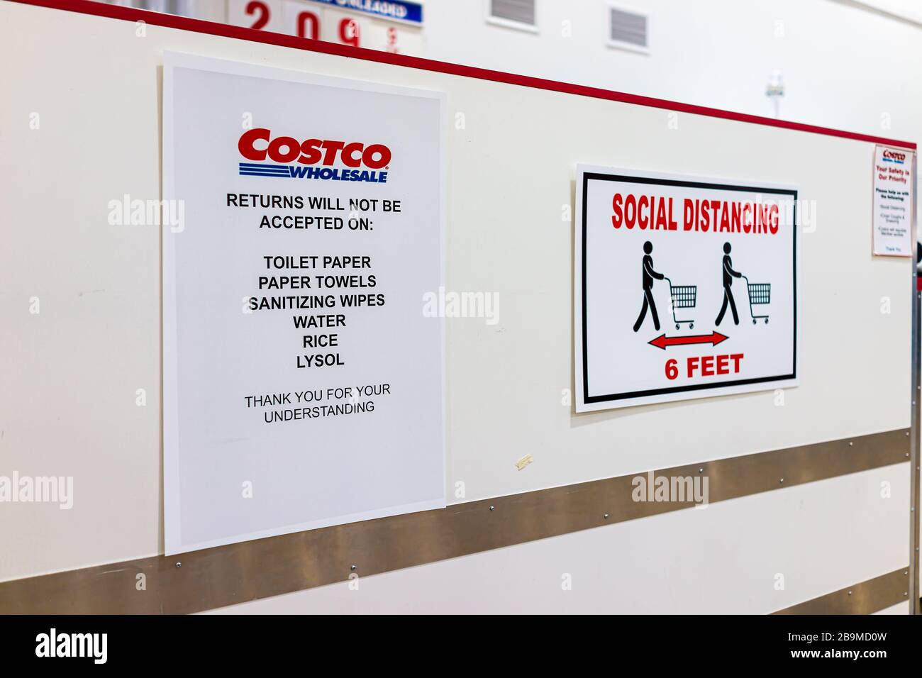 Costco water hi-res stock photography and images - Alamy