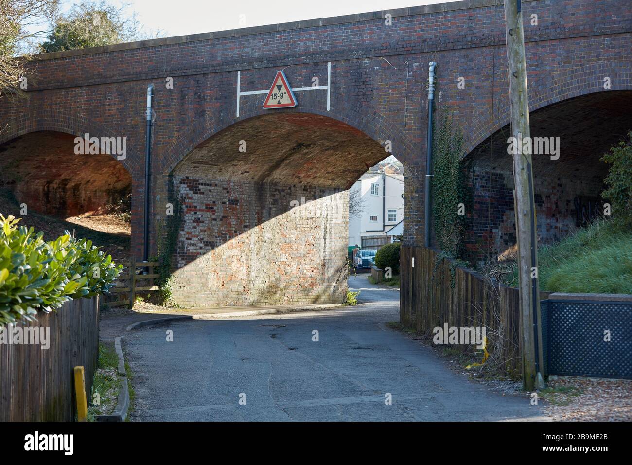 Bridge headroom sign hi-res stock photography and images - Alamy