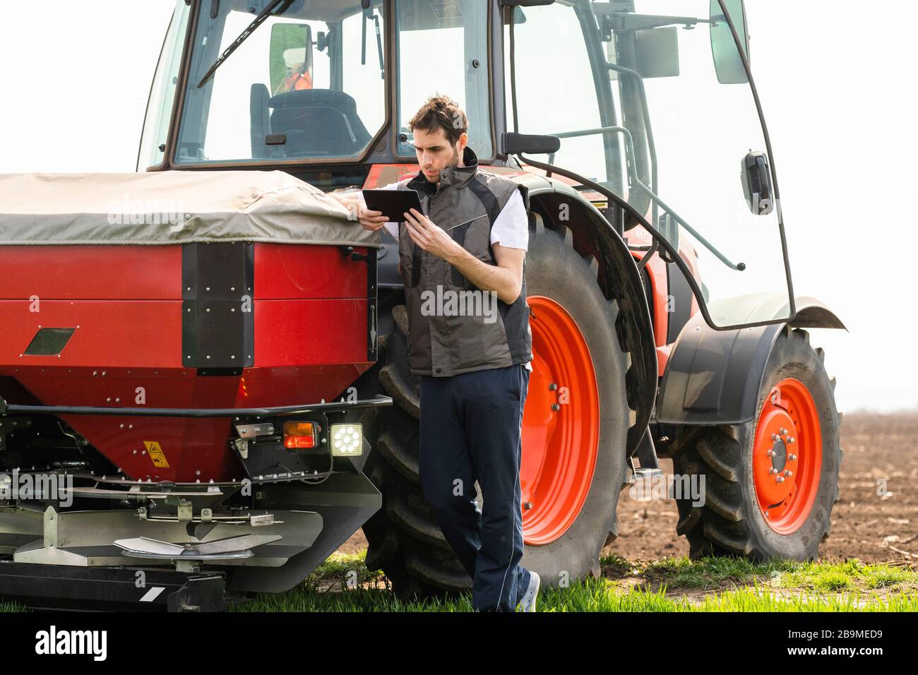 Agricultural worker hi-res stock photography and images - Alamy