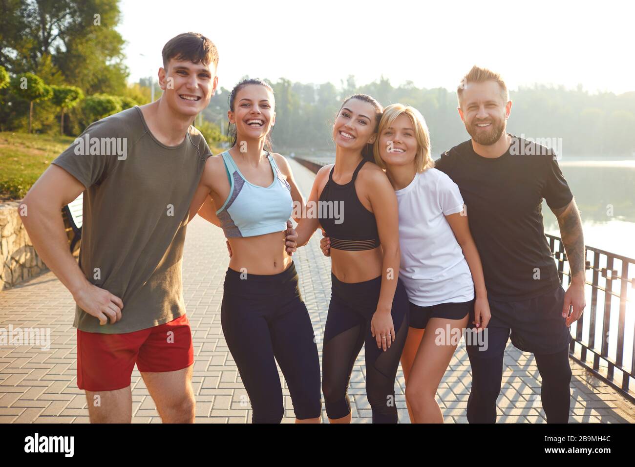Group of athletes hi-res stock photography and images - Alamy