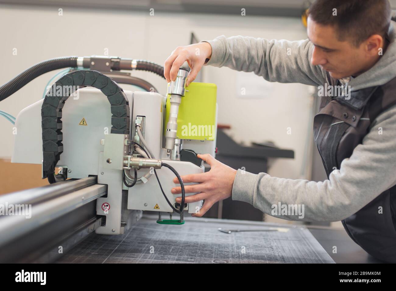 Computer repairman hi-res stock photography and images - Alamy