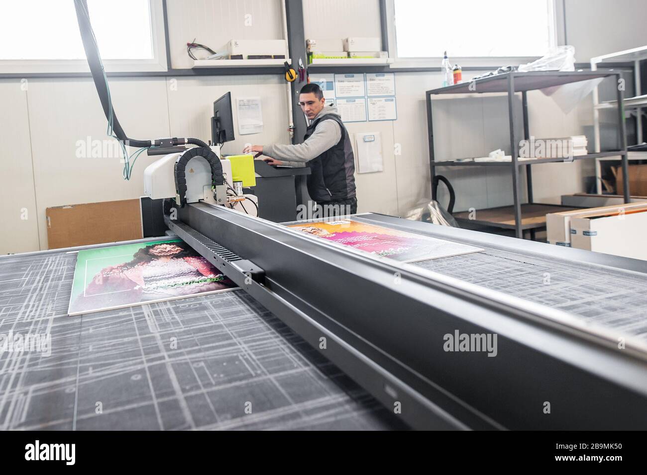 Laser cutting cnc wood hi-res stock photography and images - Alamy