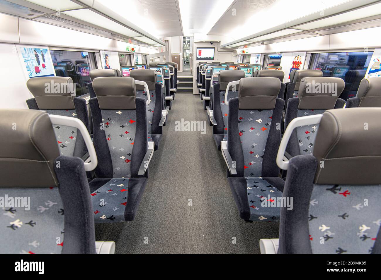 Russian train interior hi-res stock photography and images - Alamy