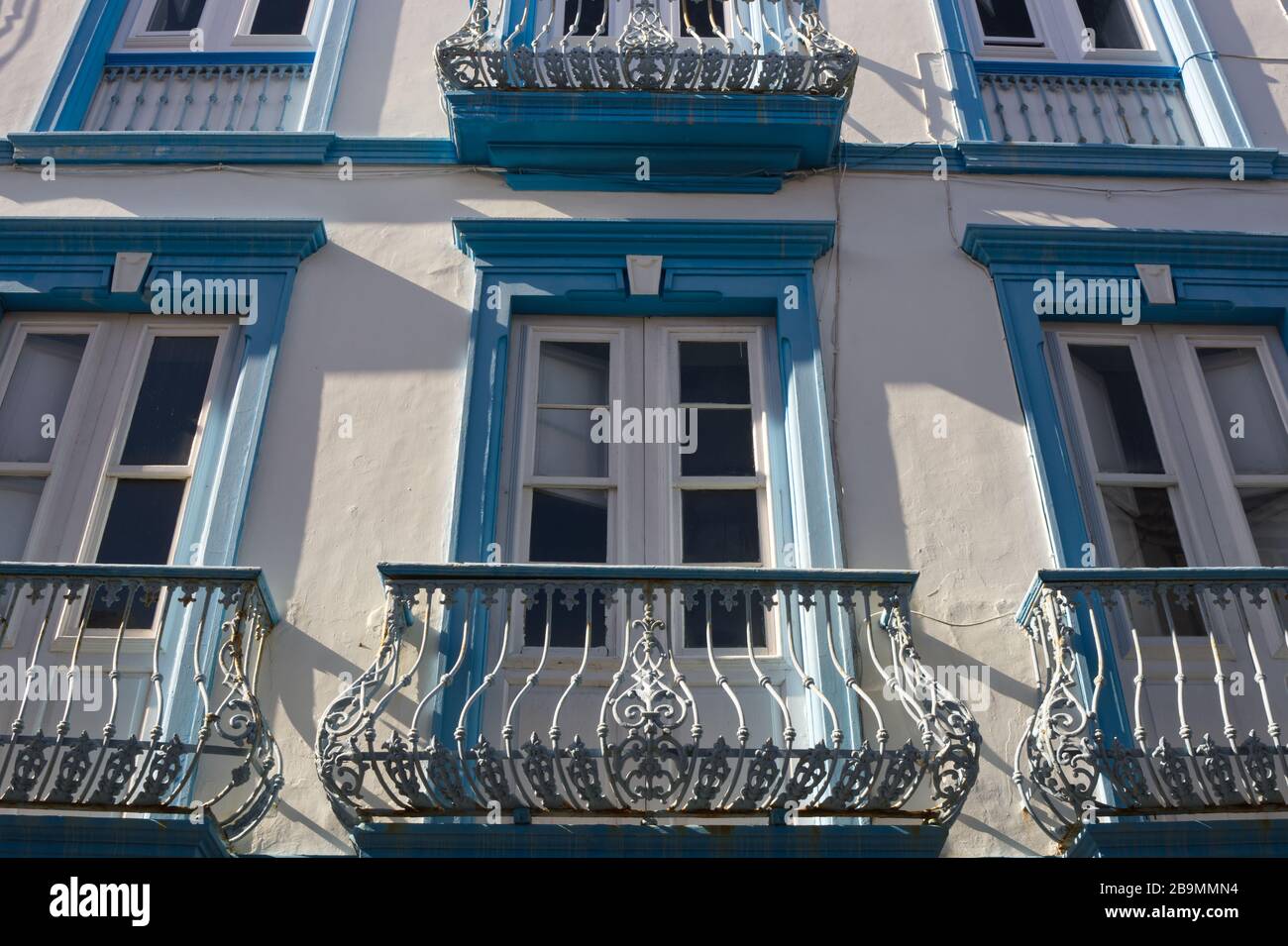 Building with balcony in Shopping street (Alvarez de Abreu) in Santa ...