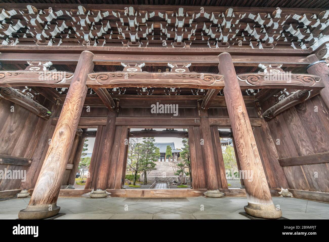 Kyoto, Japan - March 11, 2019 : Sanmon Gate of Konkai-Komyoji Temple ...