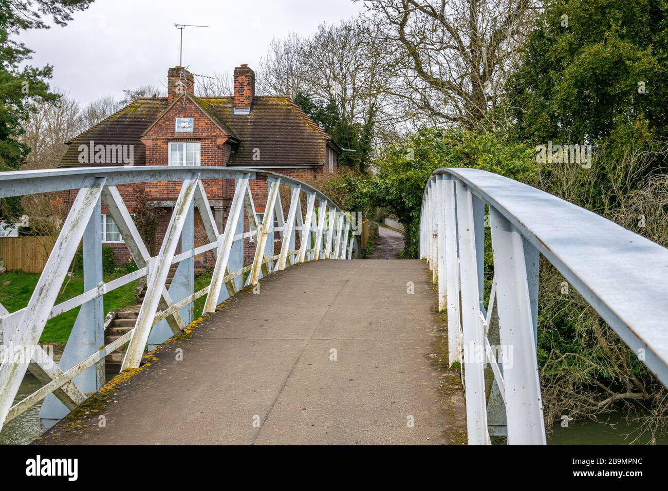 Little Wittenham Bridge crossing the River Thames at Day's Lock ...