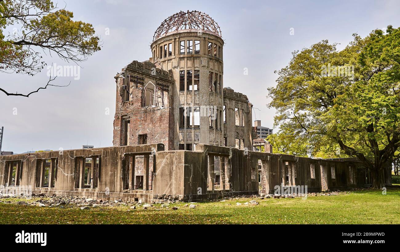 World war two bomb damage hi-res stock photography and images - Alamy