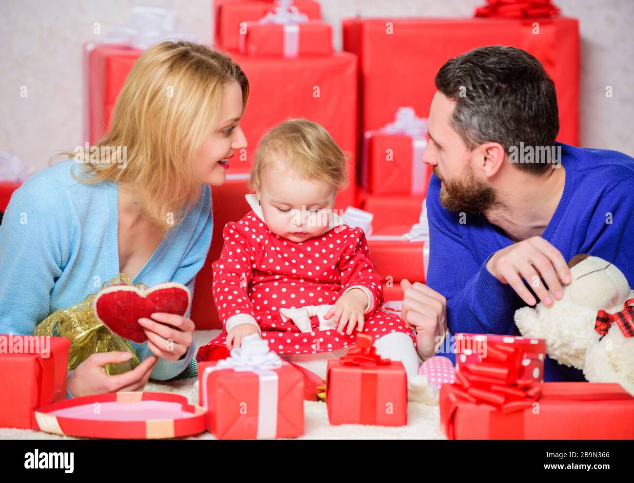Romantic couple in love and baby girl. Valentines day concept. Together ...