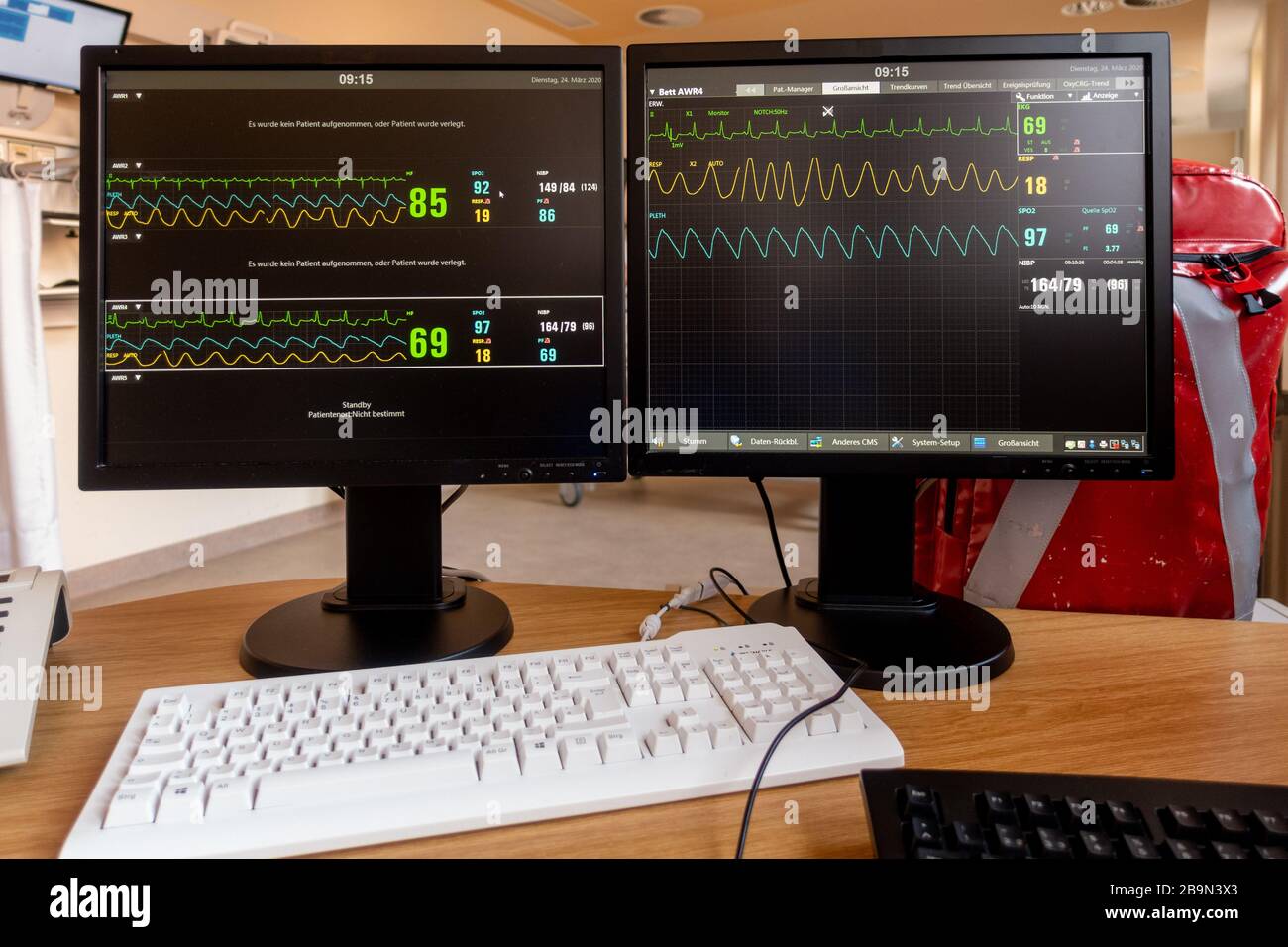 Hospital privacy screen hi-res stock photography and images - Alamy