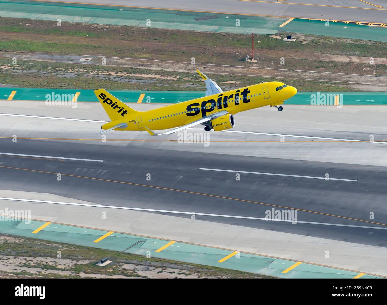 Aerial view of low cost Spirit Airlines Airbus A320 departing Los ...