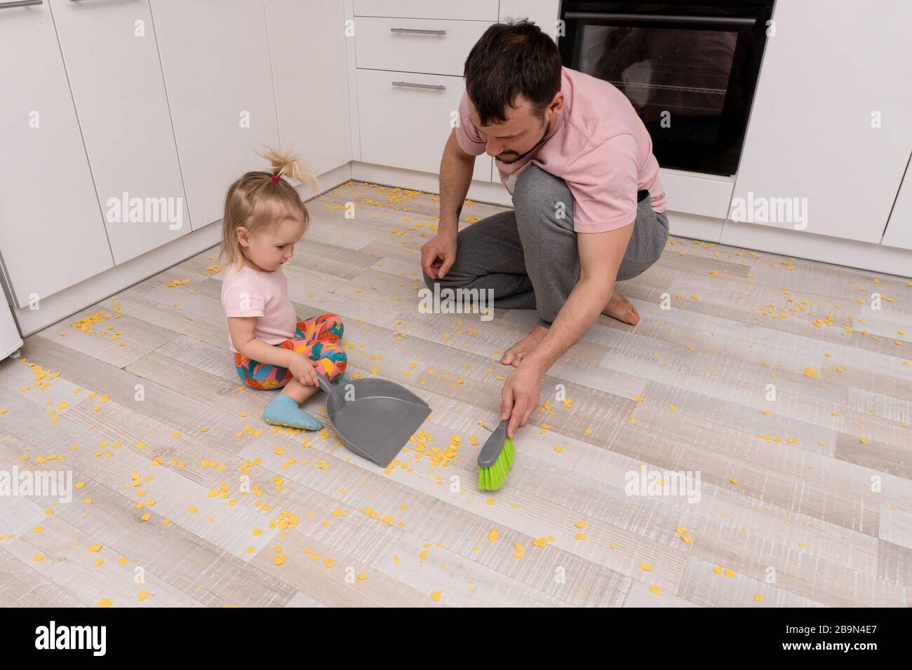 Father daughter cleaning hi-res stock photography and images - Alamy