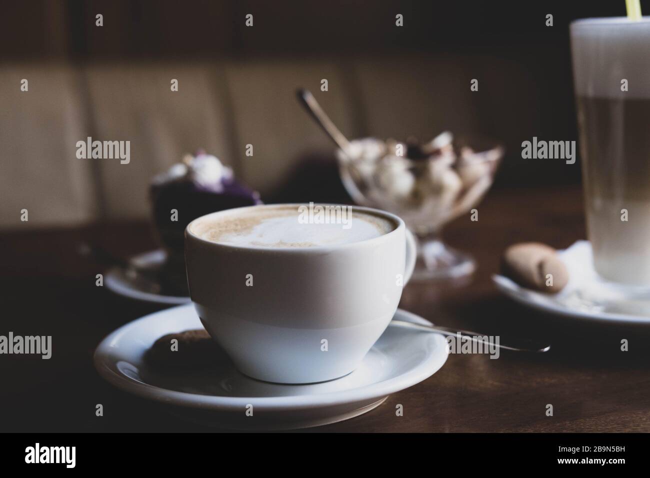 Nature magazine photos hi-res stock photography and images - Alamy