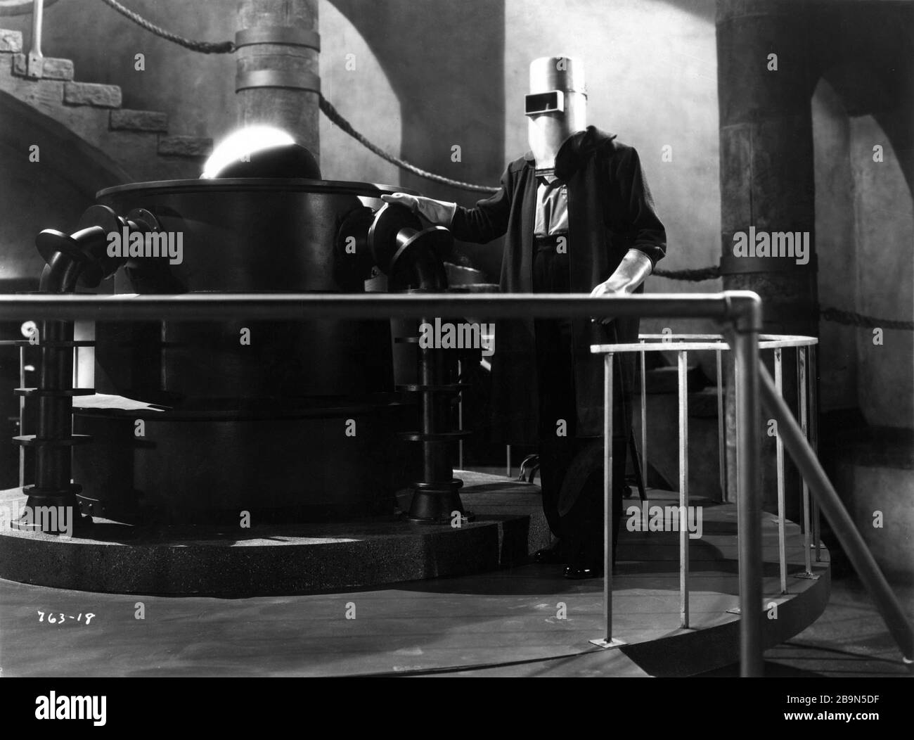 BORIS KARLOFF as Dr. Janos Rukh in THE INVISIBLE RAY 1936 director ...