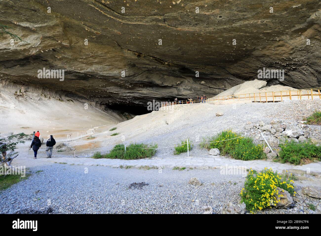 People inside the Mylodon Cave (Cueva del Milodon Natural Monument ...