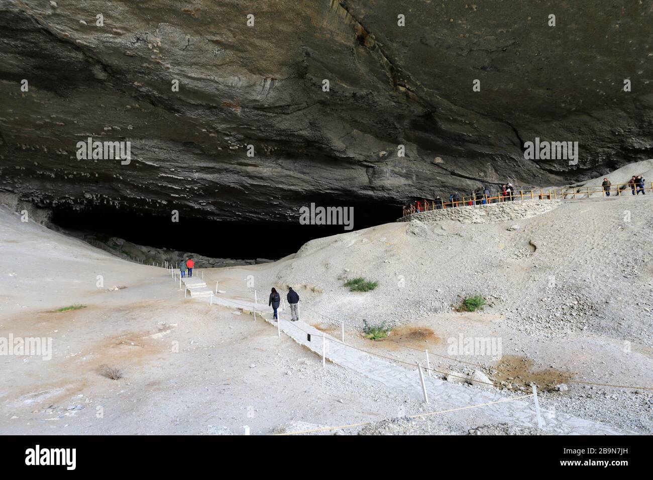 People inside the Mylodon Cave (Cueva del Milodon Natural Monument ...