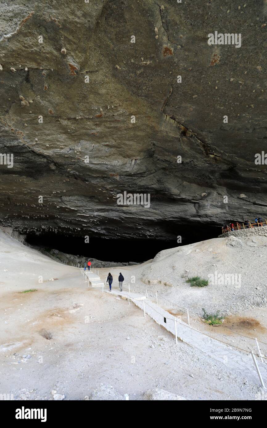 People inside the Mylodon Cave (Cueva del Milodon Natural Monument ...