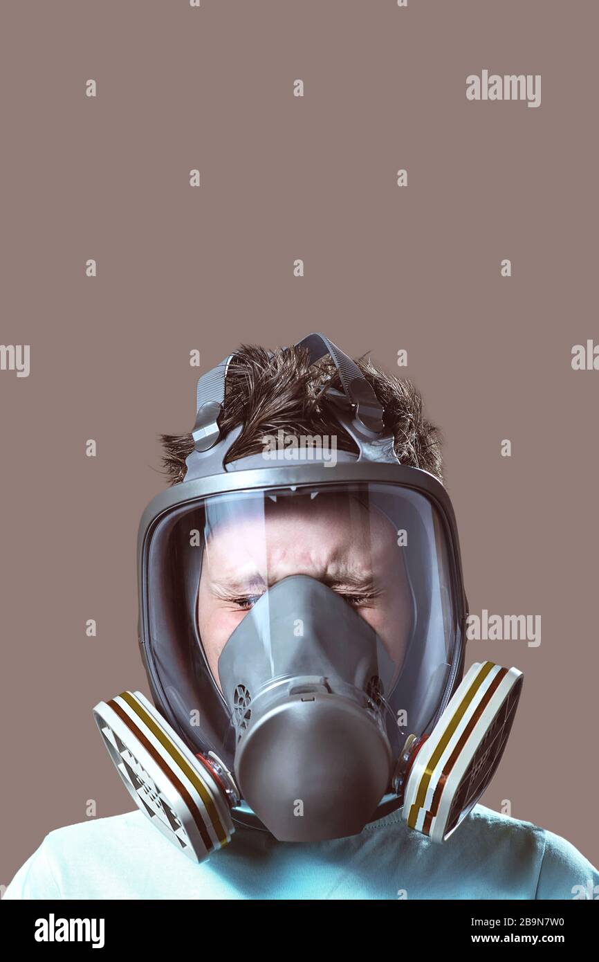Boy in gas mask hi-res stock photography and images - Alamy