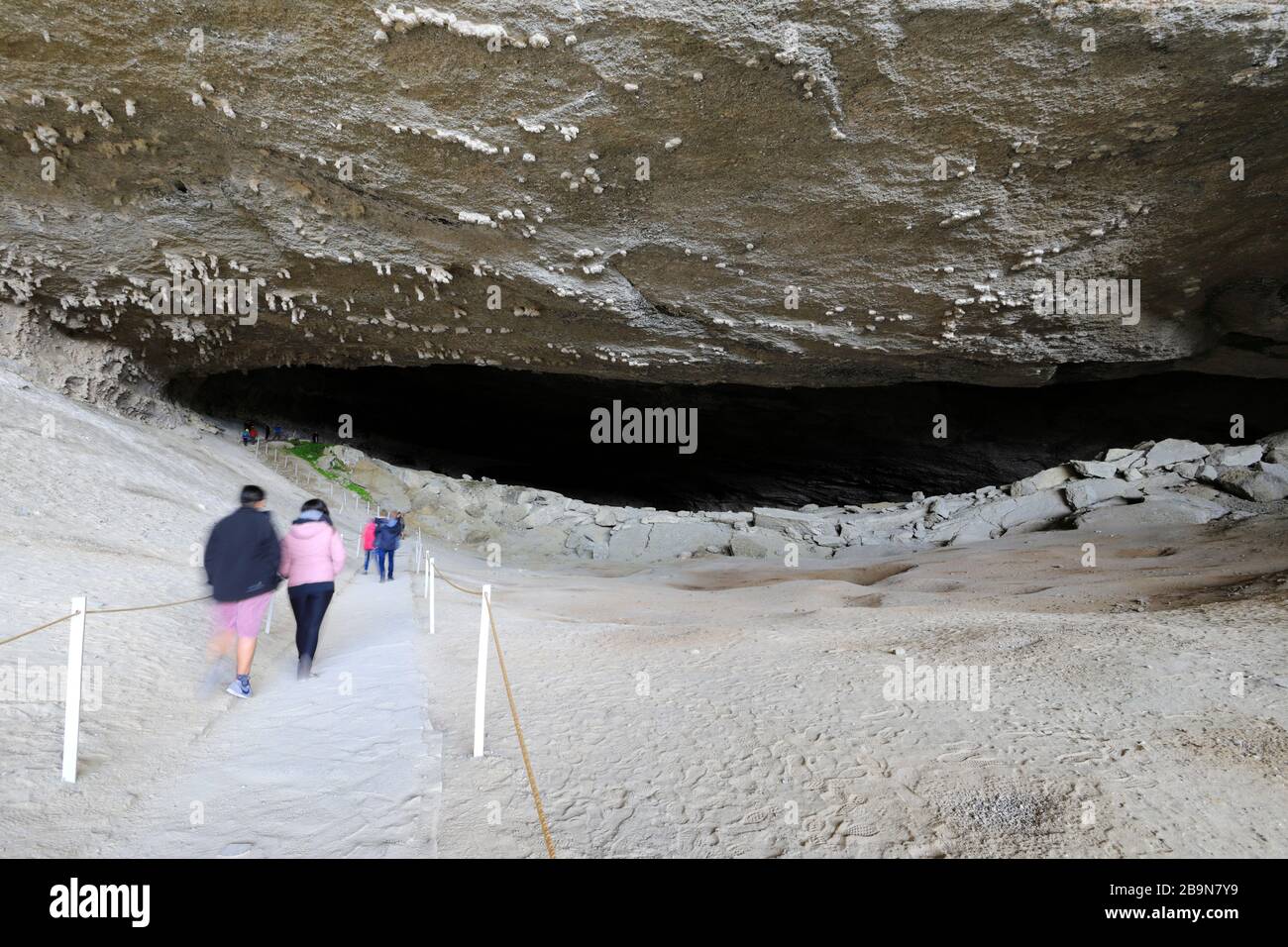 People inside the Mylodon Cave (Cueva del Milodon Natural Monument ...