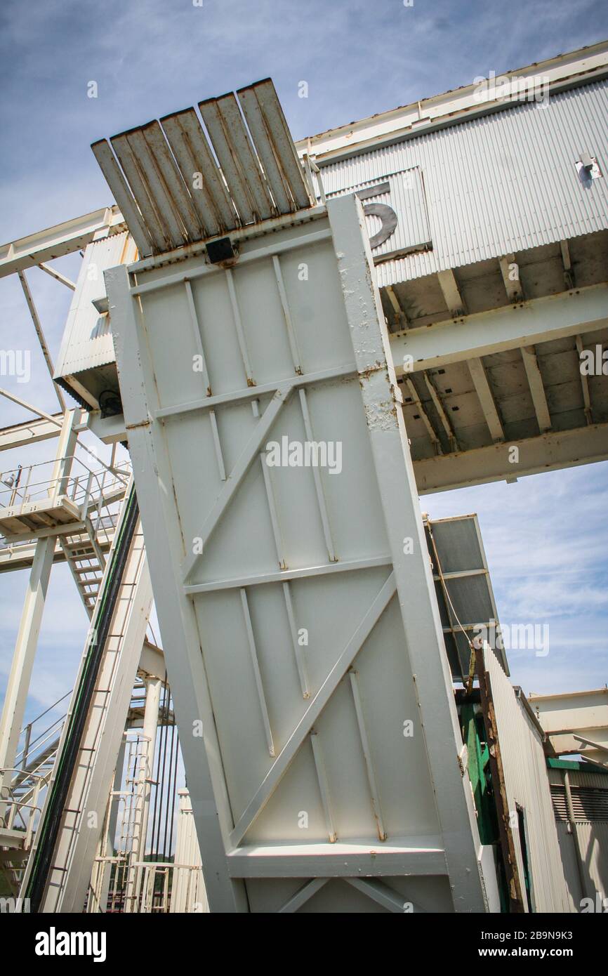Harbor of Dover, boarding path. Travelling. Boat Stock Photo - Alamy