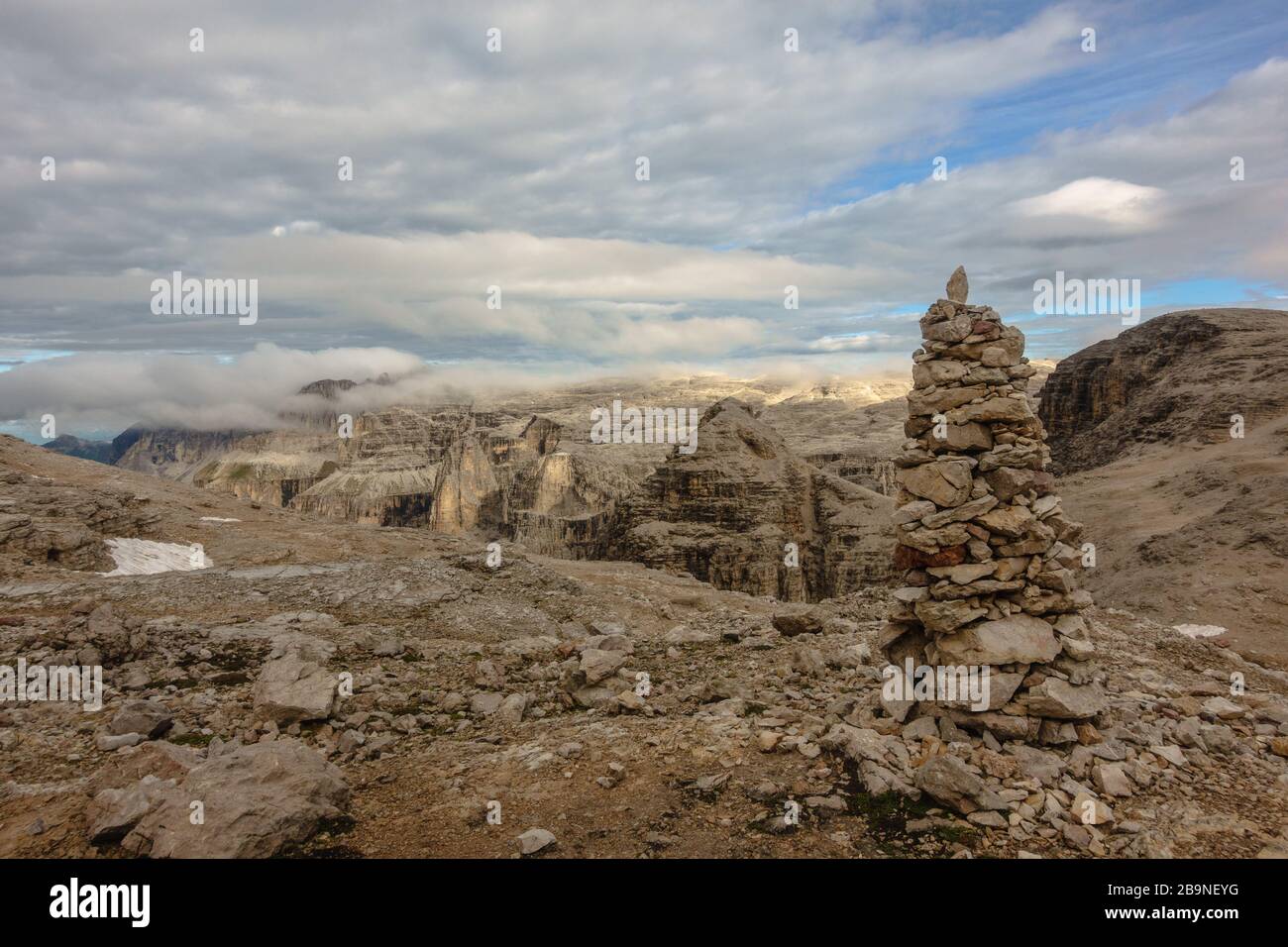 Mound of rocks hi-res stock photography and images - Alamy