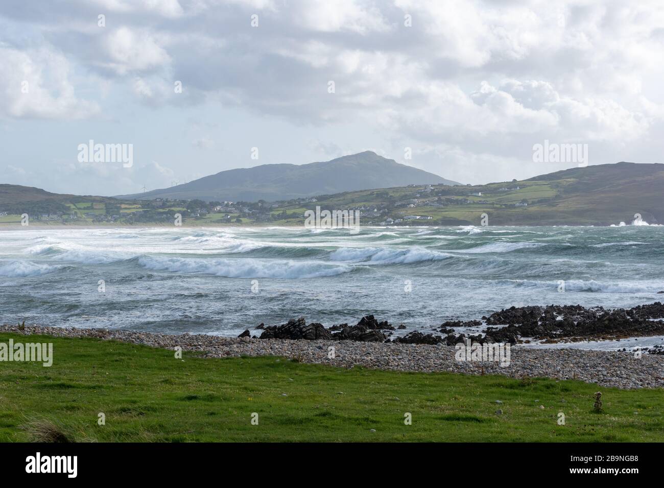 White horses waves hi-res stock photography and images - Alamy